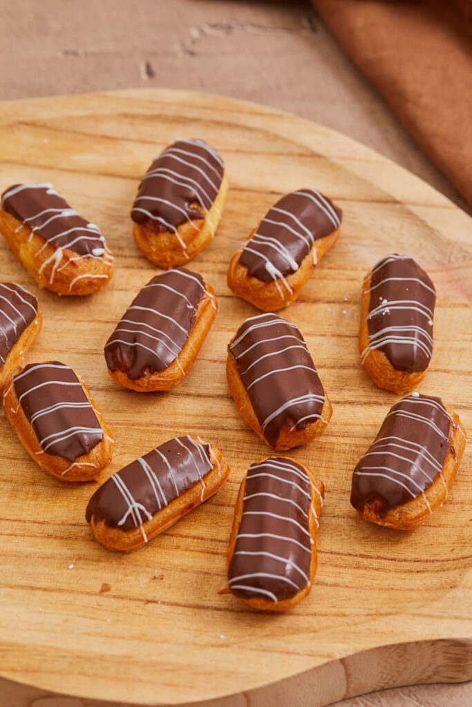 Relampaguito de Chocolate Relleno de Crema Pastelera – LA NUEZ